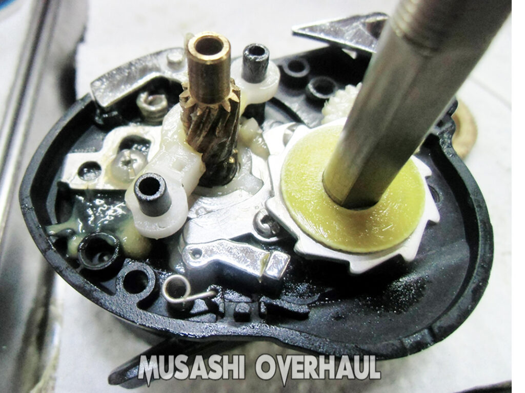 メンテナンス日記#1335：ダイワ 13 紅牙 ICS 103 (614796) ハンドルロック